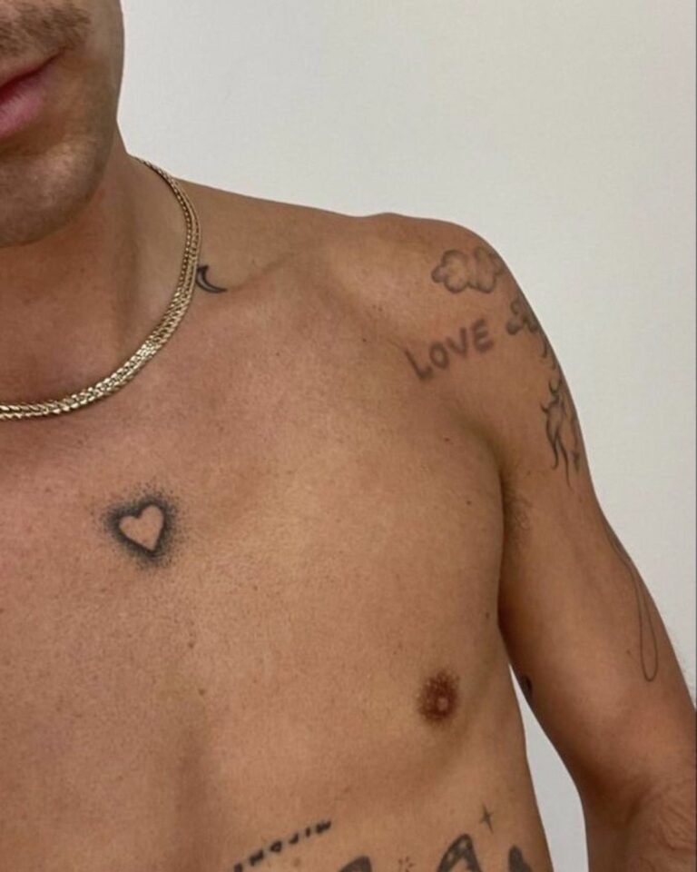 51 Masculine Chest Tattoo Ideas for Men (From Minimalist to Detailed ...